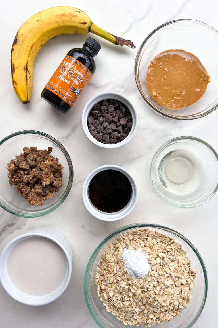 Chocolate Baked Oatmeal with Dates Recipe - Feasty Travels