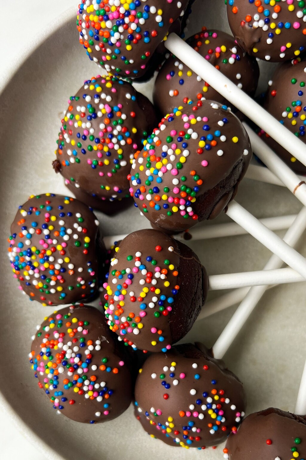 Easy Brownie Cake Pops Recipe - Feasty Travels